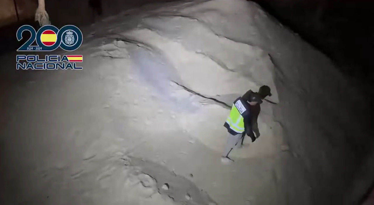 Sequestro record di cocaina in mare: quasi 10 tonnellate intercettate ...