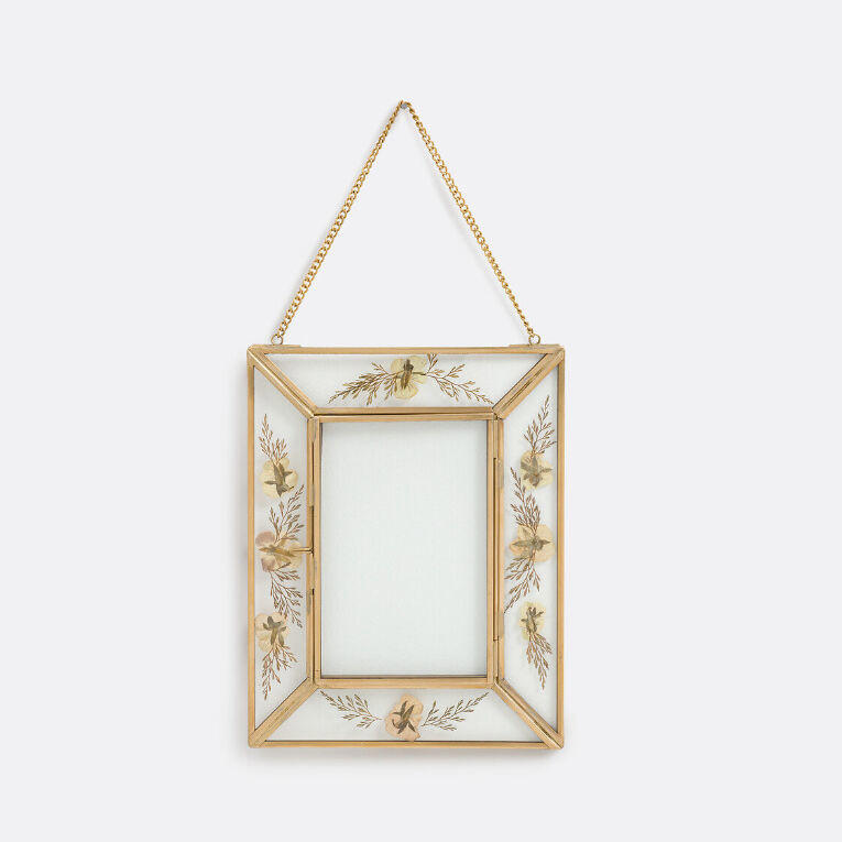 7 unique photo frames and mounts to make the most of your camera roll