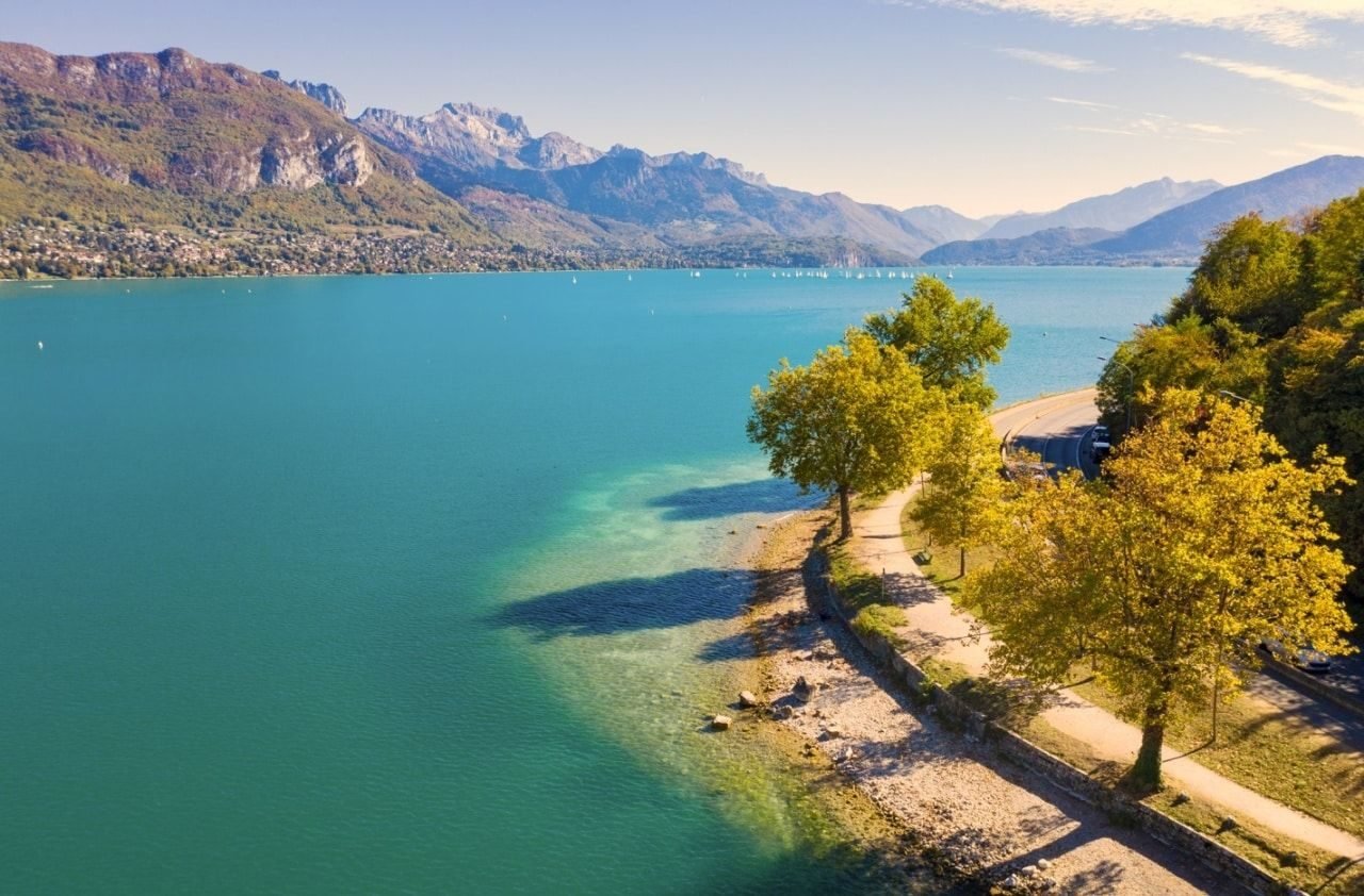 Le lac d’Annecy, réputé si pur, est en fait contaminé aux ...