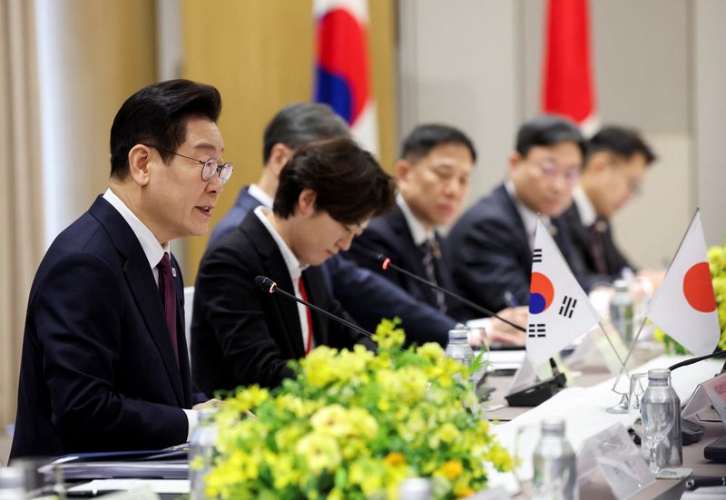 Japan's Takaichi, South Korea's Lee meet to discuss security, economic ties