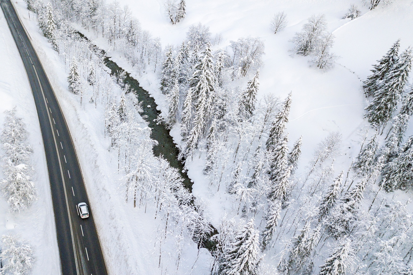 Tras varias horas de suspensión por las heladas, abren de nuevo el ...
