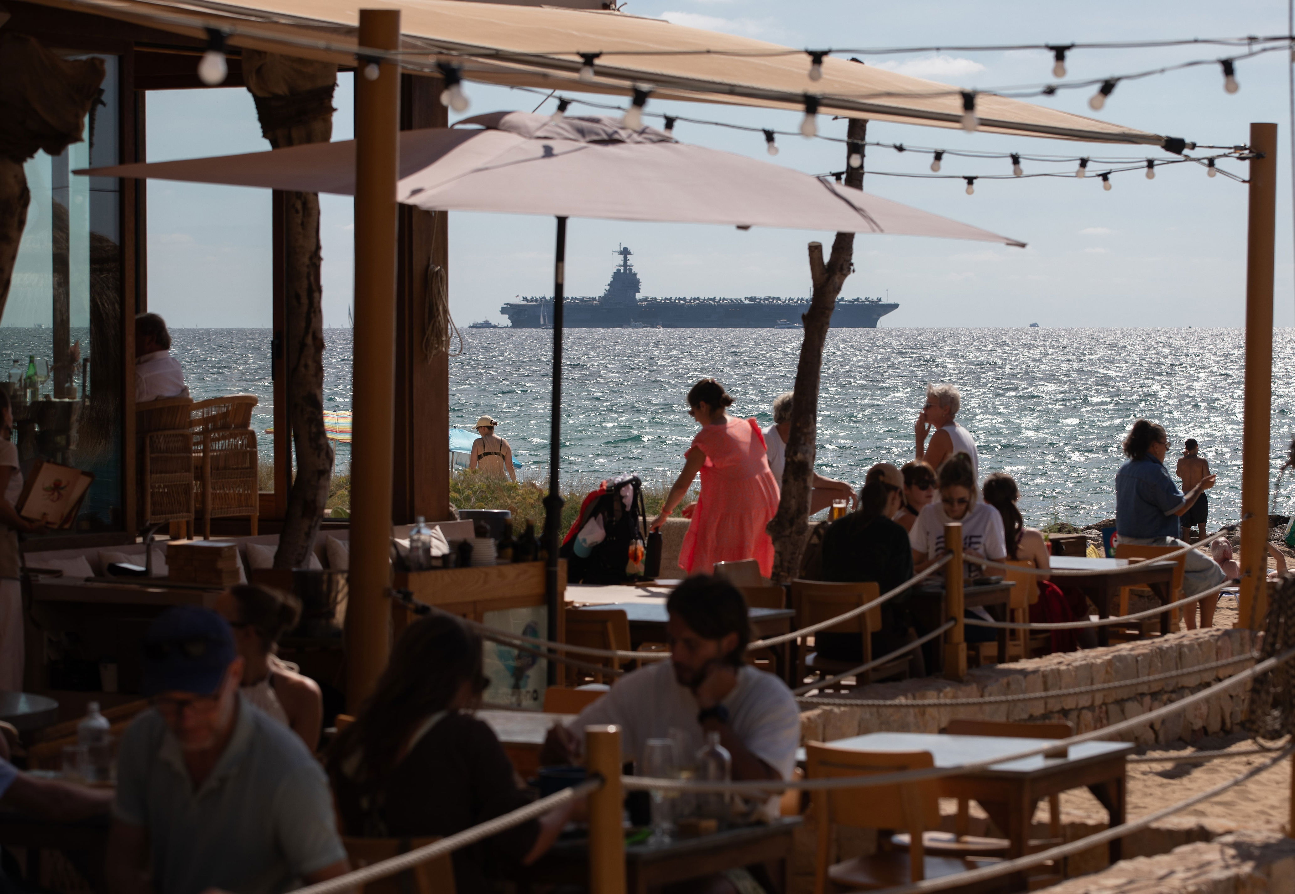 Se pone a trabajar en un chiringuito con su crédito sindical, la ...