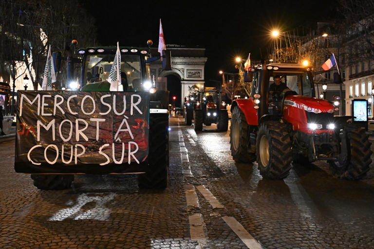 French farmers drive 350 tractors to Parliament to protest low incomes ...
