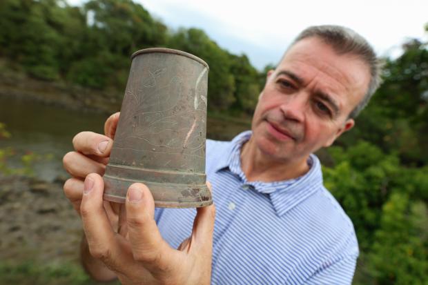 Could glass‑bottomed mug found in North East river link to old press ...
