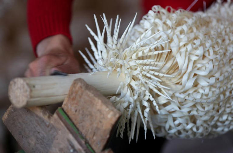 Georgians set decorative tree ablaze to usher in hope for new year