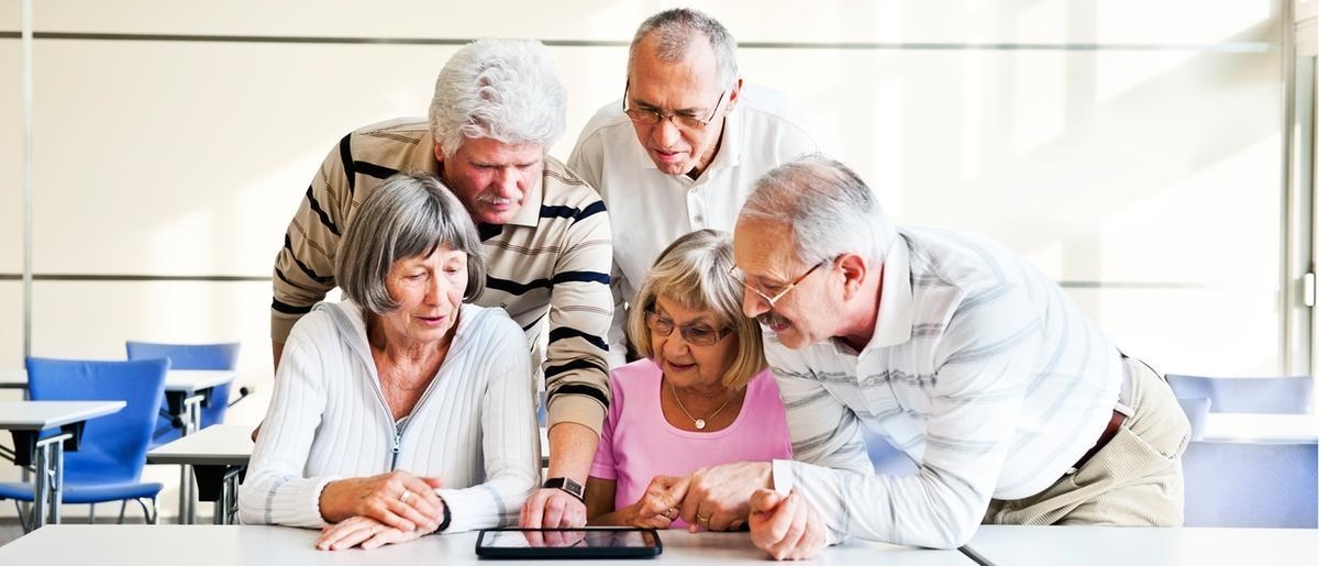 Silver economy, gli over 50 generano il 67,7% dei consumi in Italia