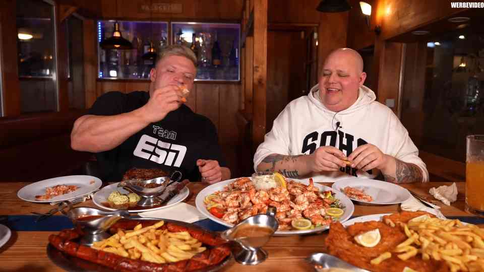 Was passiert, wenn man im XXXL Restaurant alles bestellt