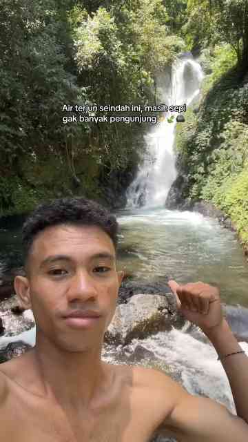 Air terjun asri di Bali yang masih sepi pengunjung