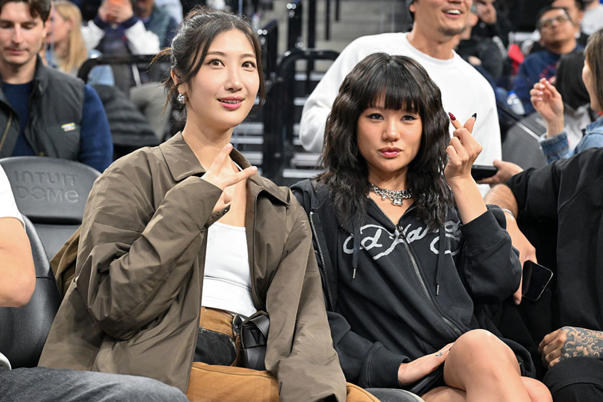 'KPOP Demon Hunters' singers make public appearance after Golden Globes