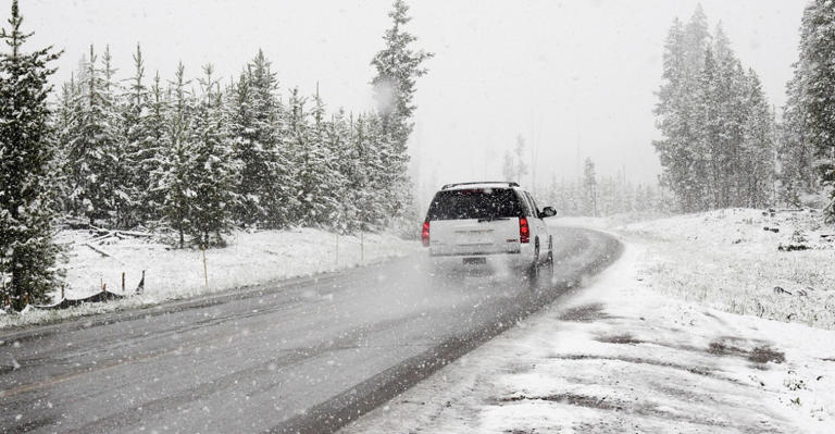 Juneau buried under 7 feet of snow—8 boats sink as Alaska governor ...