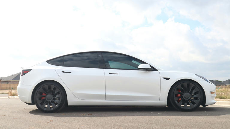 Congress goes after Tesla-style door handles with SAFE Exit Act