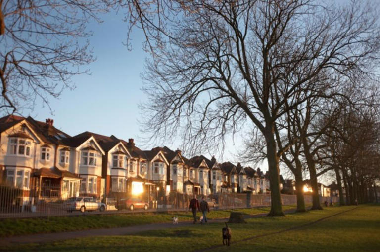 Met Office warns 'persistent' weather shift will begin in England from ...