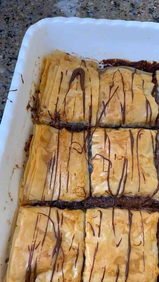 Nutella baklava with crispy layers