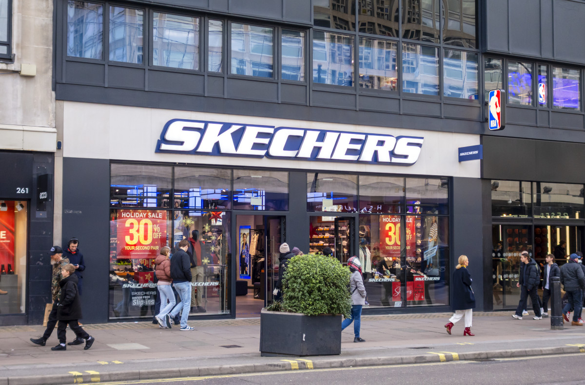 Grab Skechers' jumbo jade platform sneakers for $40