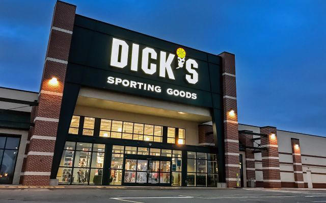Dick's Sporting Goods faces backlash after photo of store's dumpster ...