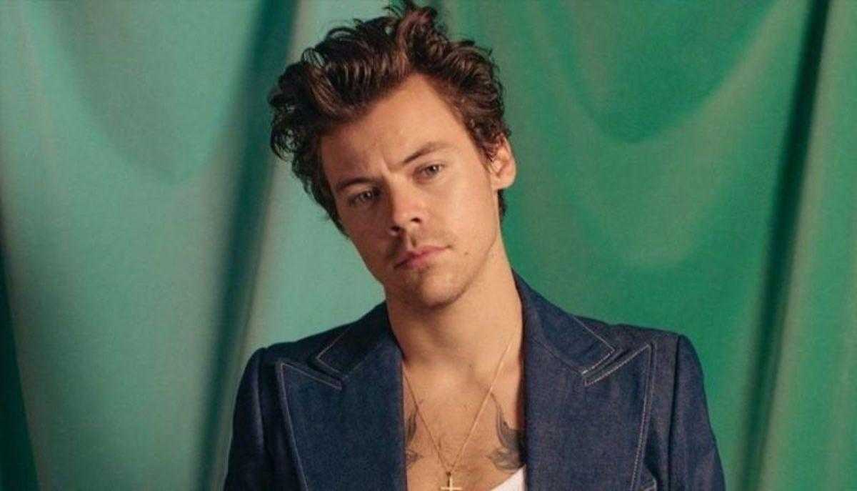 Harry Styles sta per tornare? Misteriosi cartelloni in giro per il ...