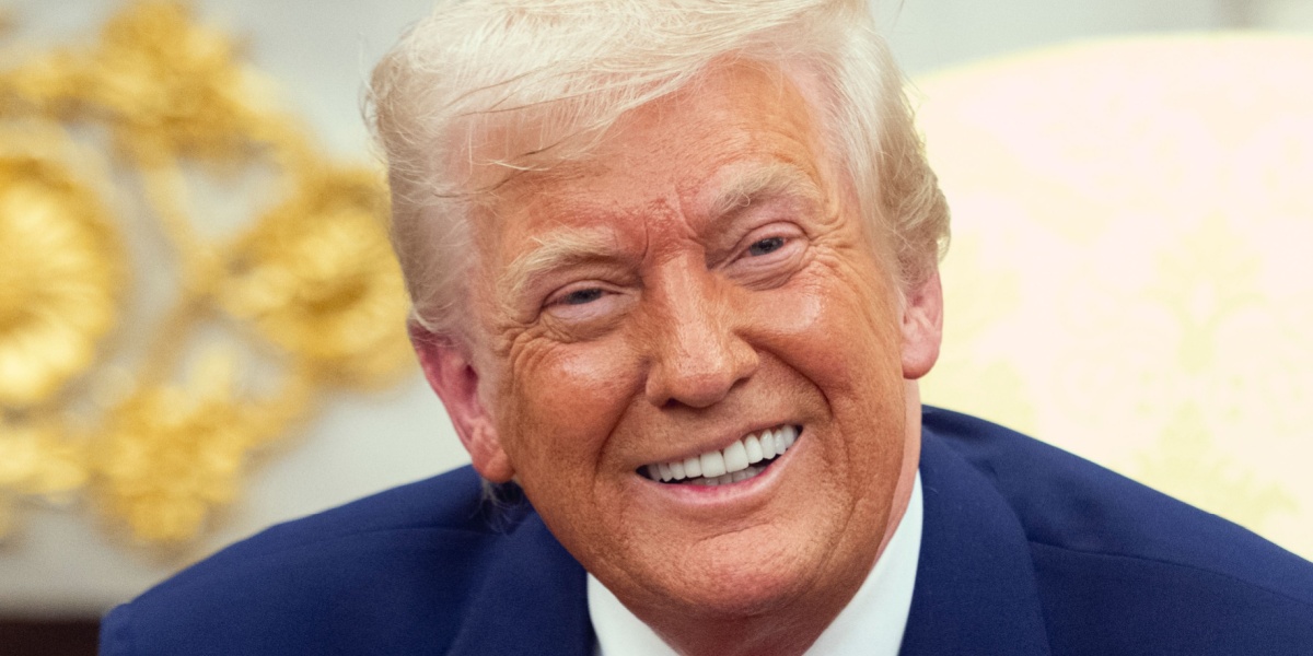 Trump posts fake Wikipedia declaring himself 'acting president of ...