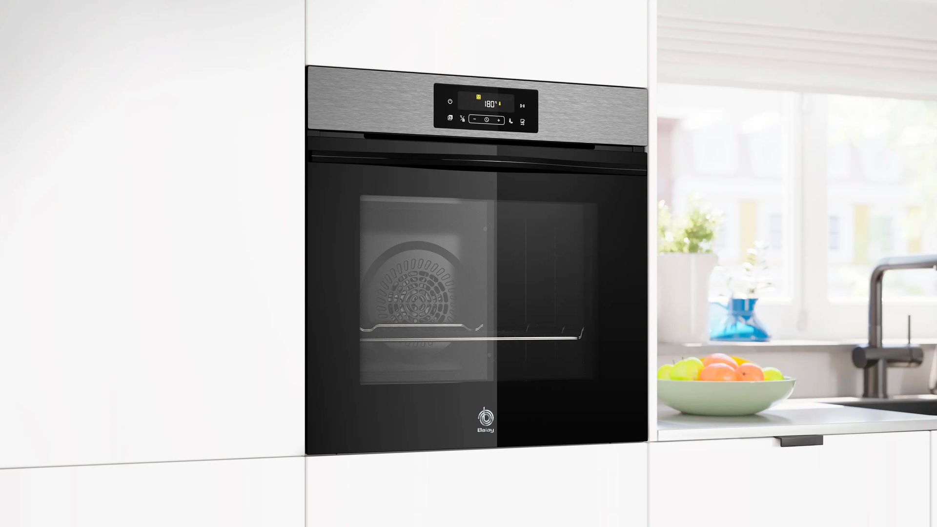 Localizado en rebajas el horno con vapor de Balay que arrasa en ...