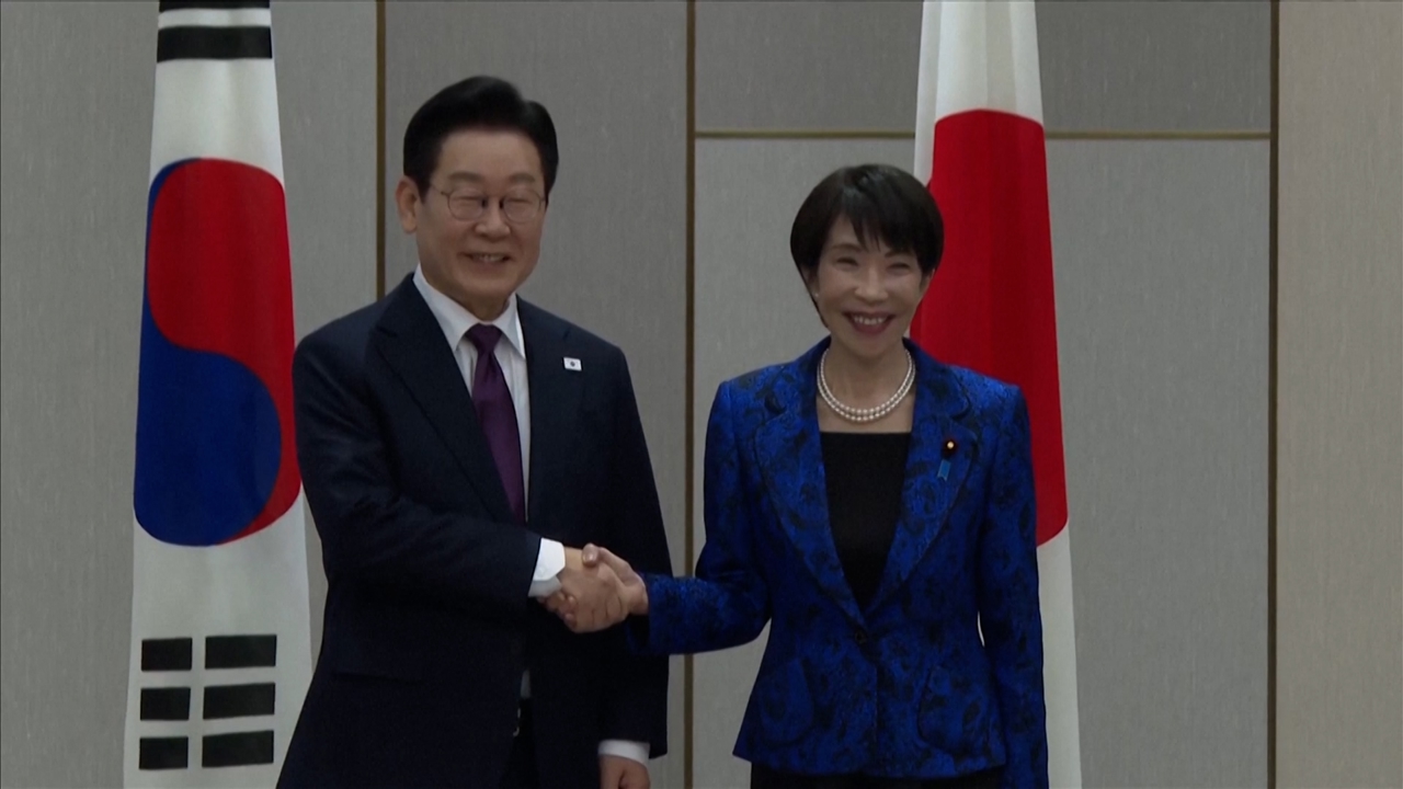 Leaders of South Korea and Japan reaffirm ties at summit meeting