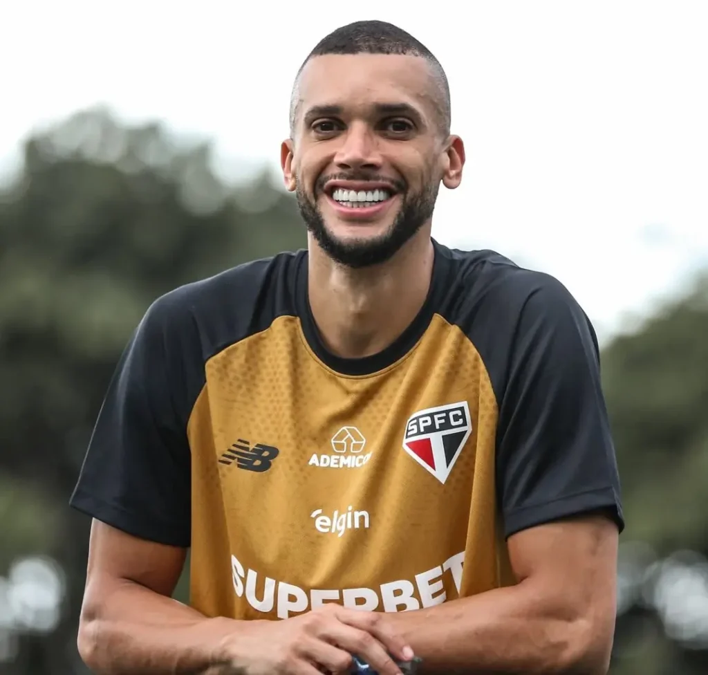 Carreira, números e mais: conheça Dória, novo zagueiro do São Paulo