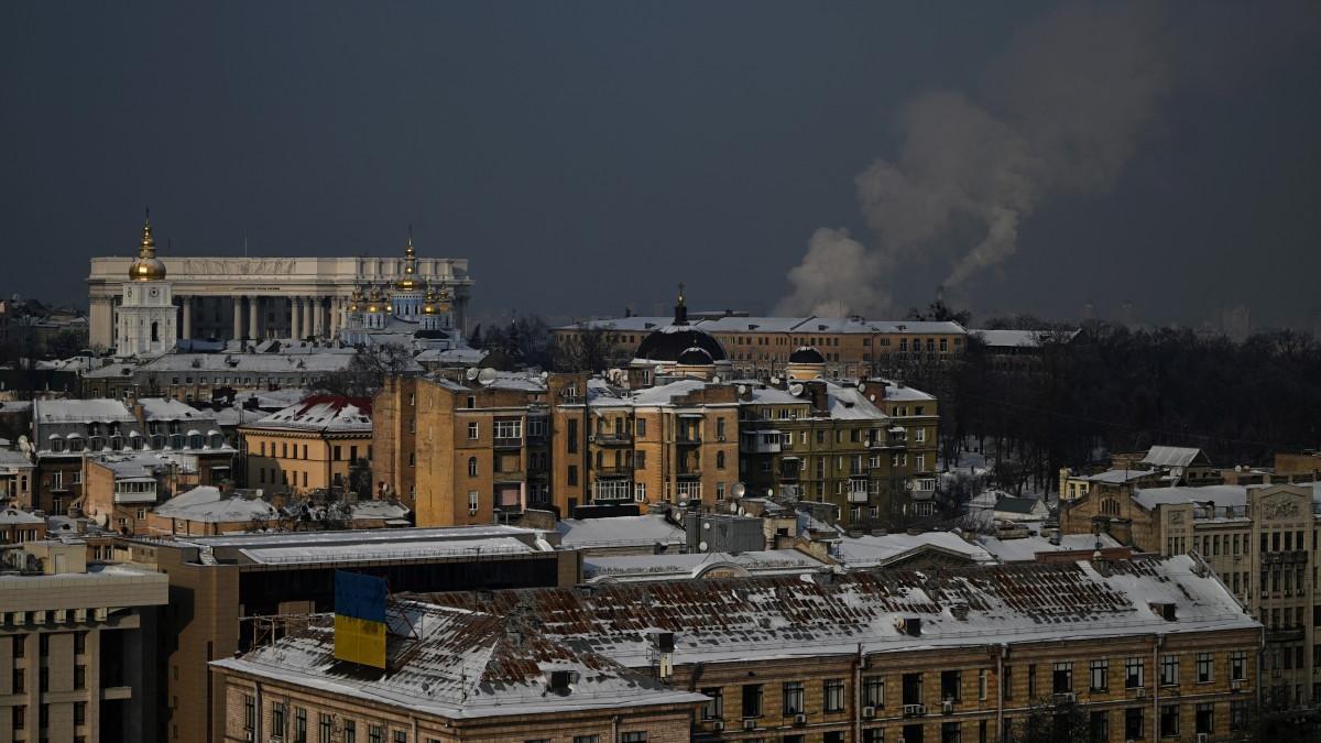 El 70 % de Kiev a oscuras: los bombardeos rusos en el sistema ...