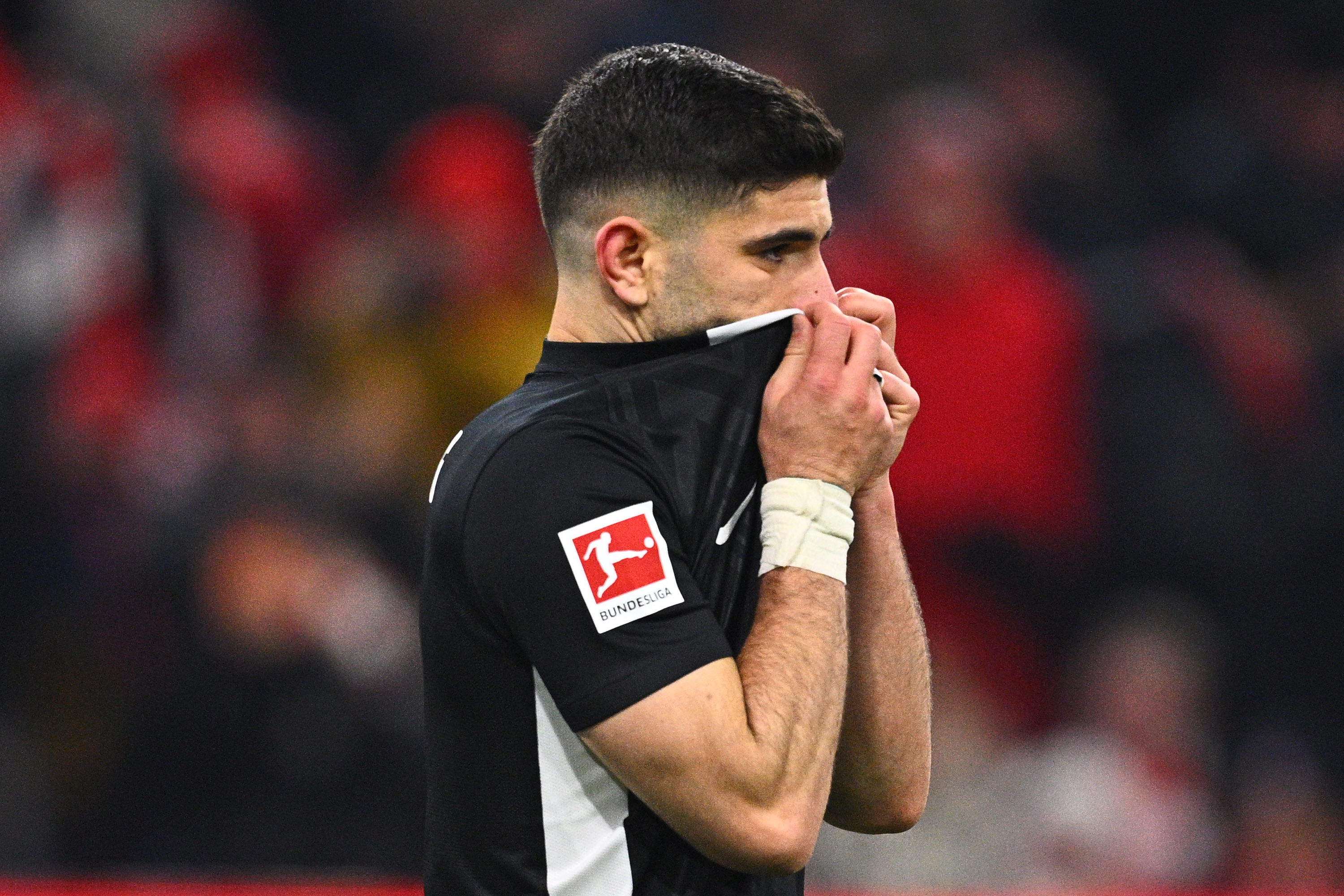 Wolfsburg director calls defeat to Bayern Munich a complete collapse