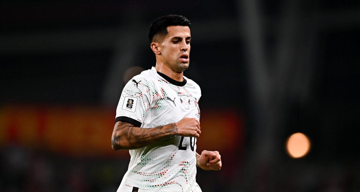 João Cancelo de retour au Barça, c'est officiel