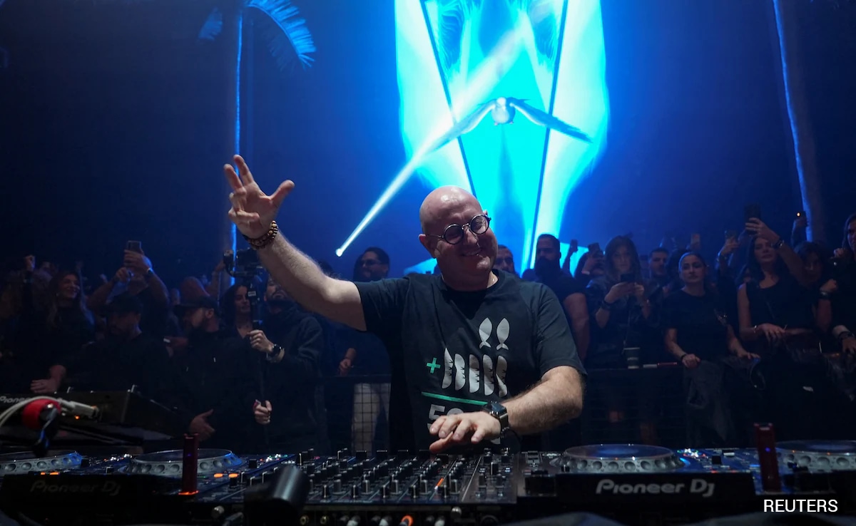 DJ priest draws 2,000 to Beirut nightclub amid criticism