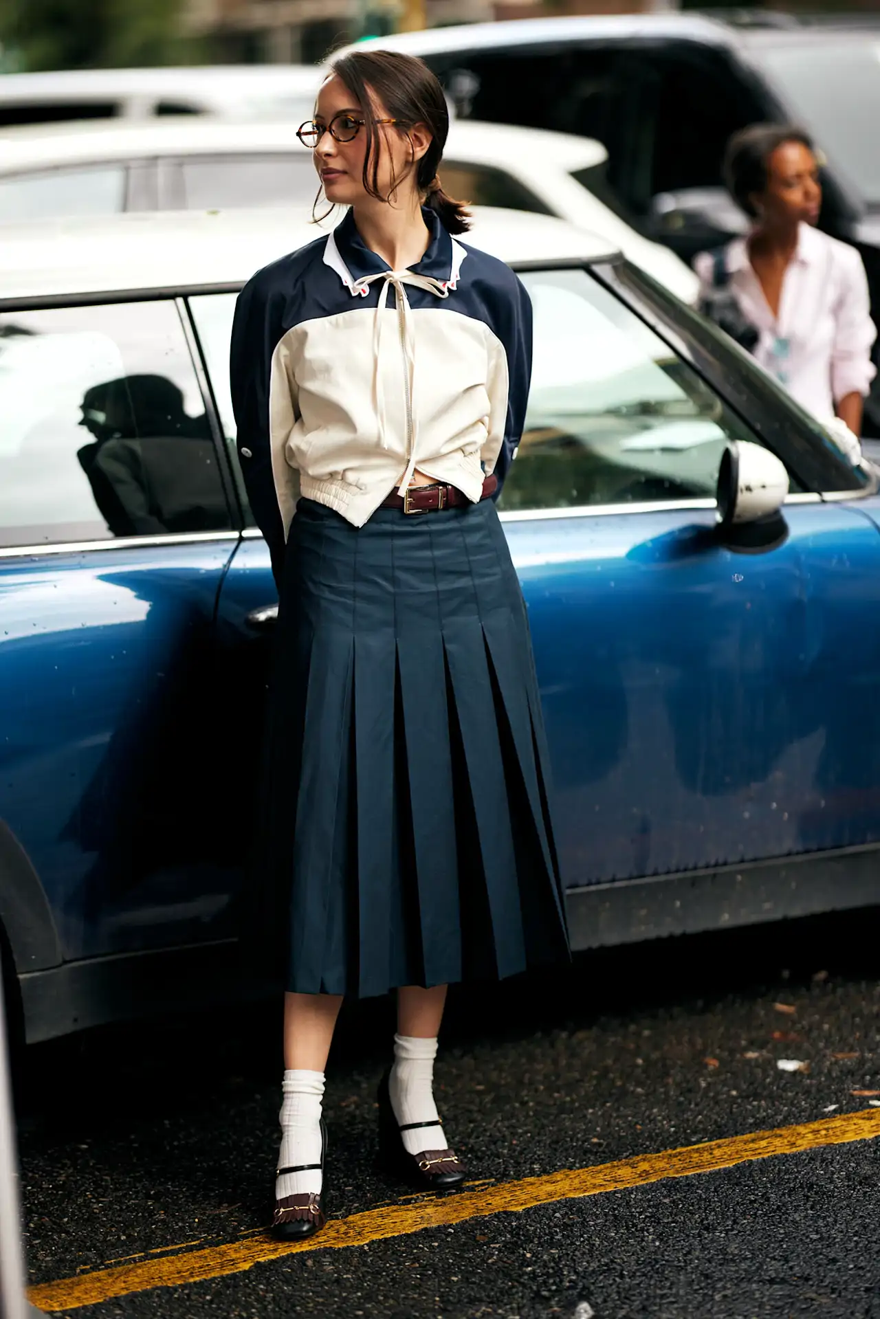 Zara tiene las 5 blusas de estilo preppy que definen el nuevo frugal chic