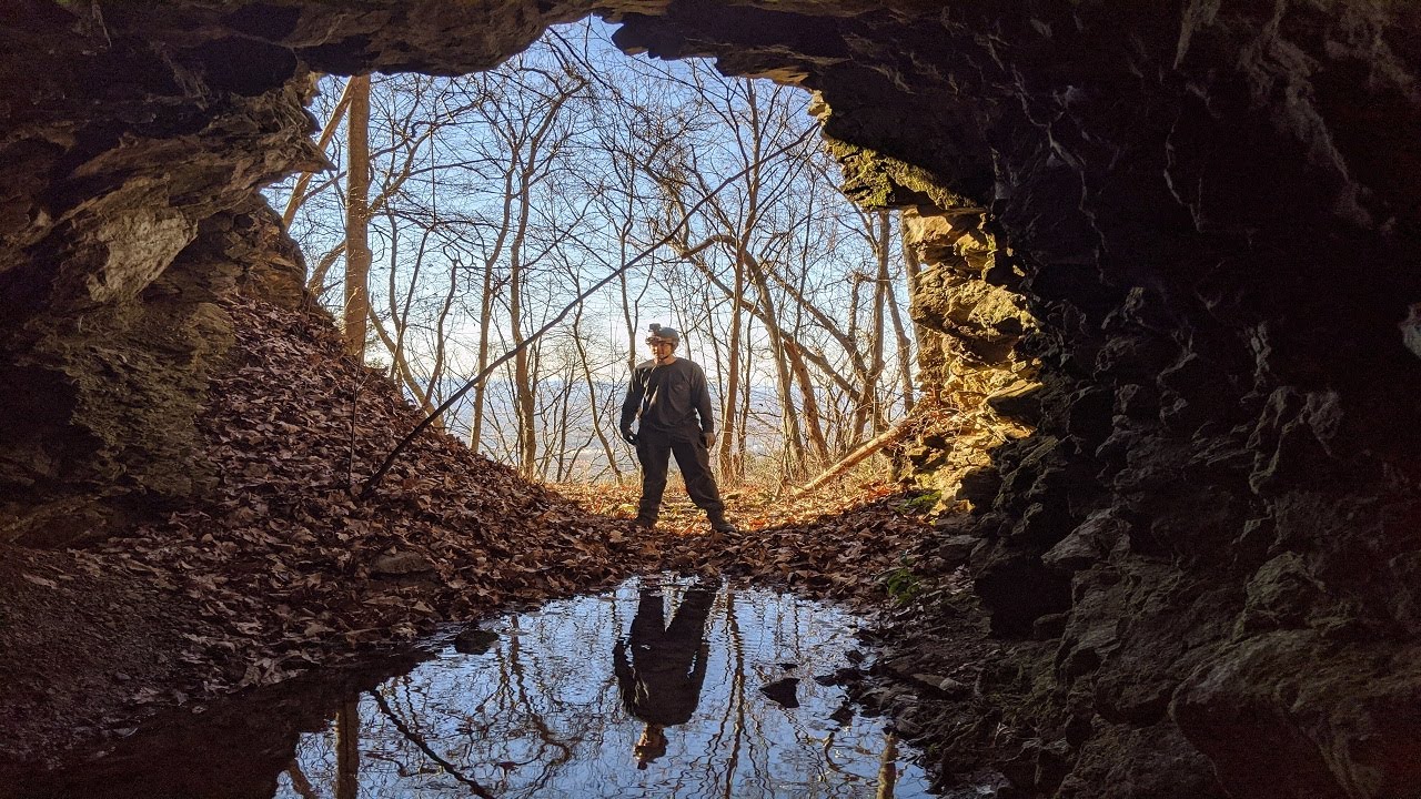 What explorers discovered beneath Cohutta Mountain