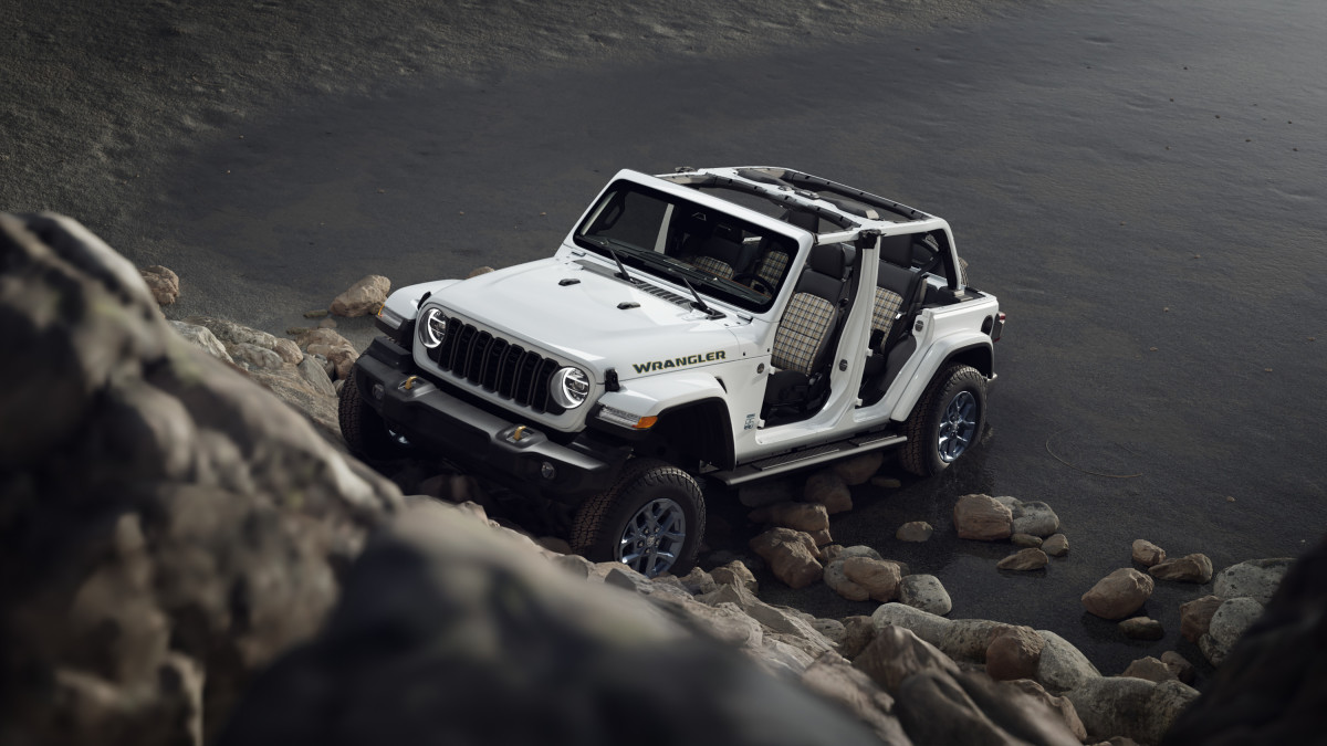 Jeep’s 85th anniversary Wrangler adds retro style without a huge price tag