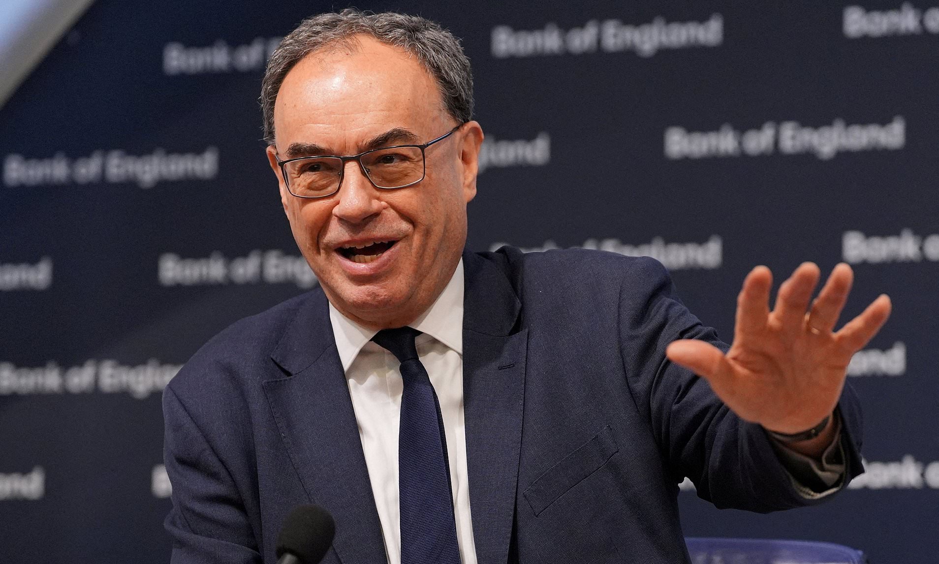 'We stand in full solidarity': Bailey and Lagarde defend Fed ...