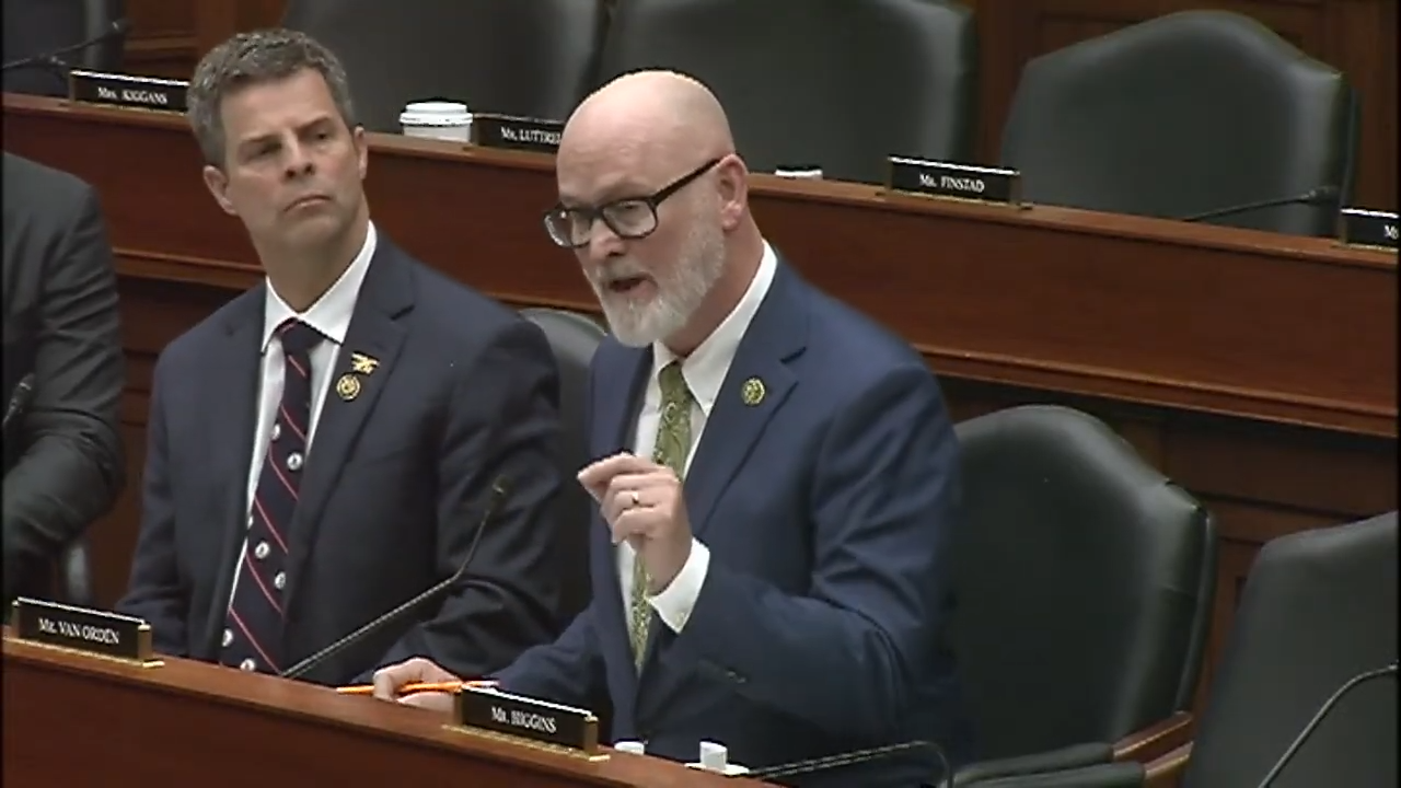 'Come back here and apologize': GOP stooge Derrick Van Orden stomps his ...