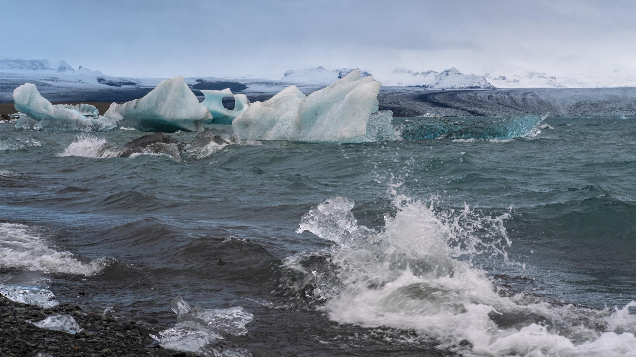 Mysterious hidden blob of water suddenly resurfaces in the Atlantic
