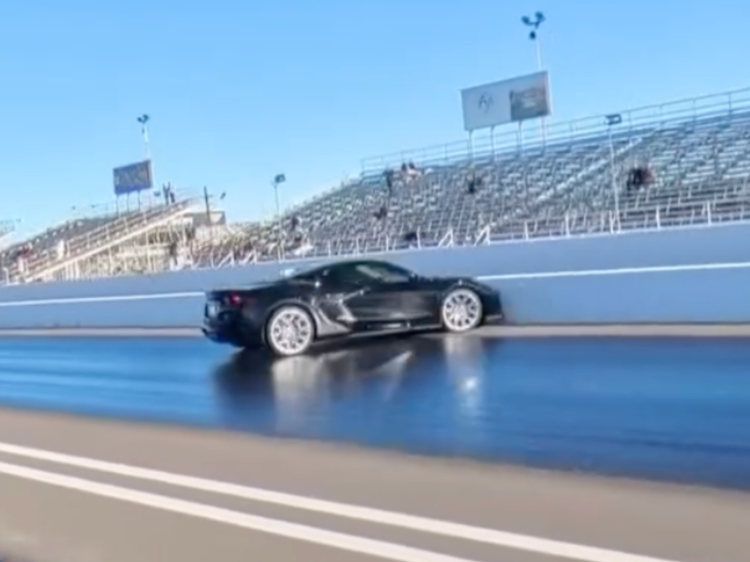 C8 Corvette ZR1 slams into a wall during drag race with Nissan GT-R ...