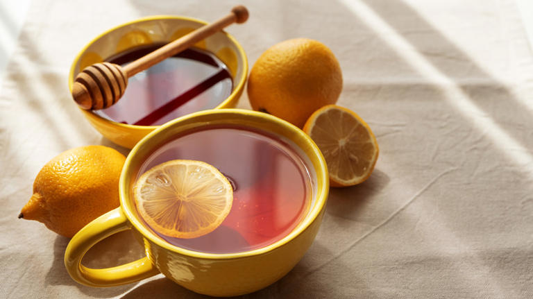 14 drinks that get better with a spoonful of hot honey