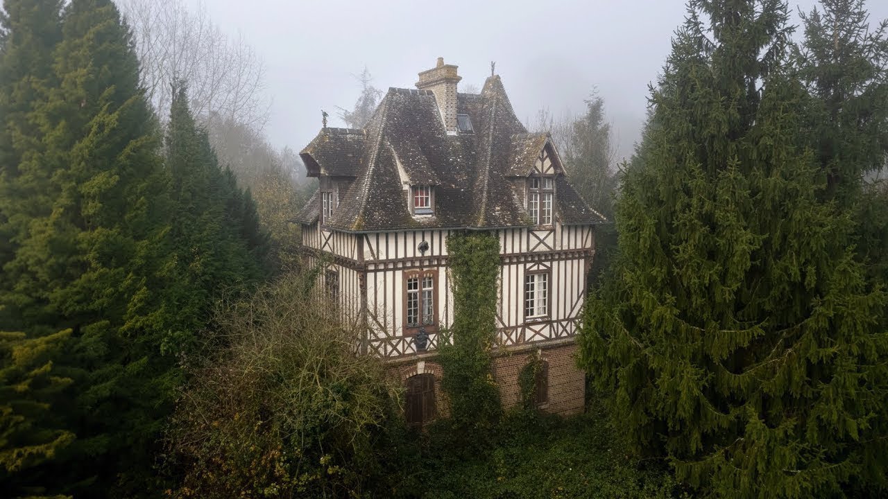 Inside an imposing 18th-century castle... "They left everything"