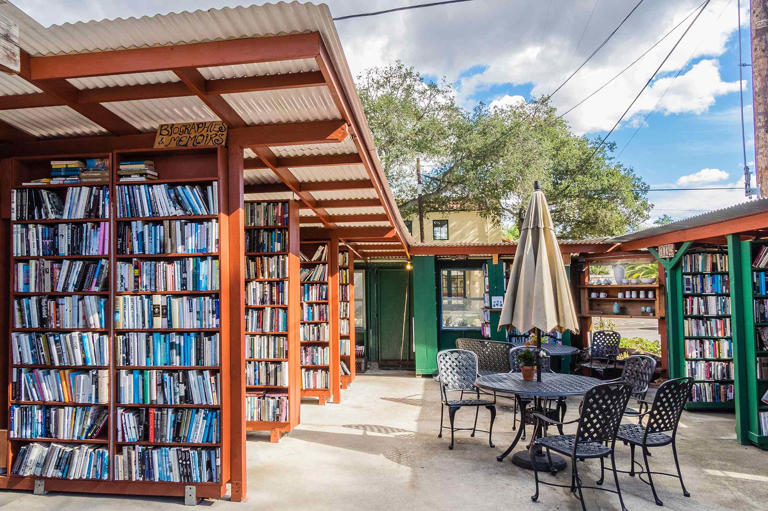 This small California town has the largest outdoor bookstore in the ...