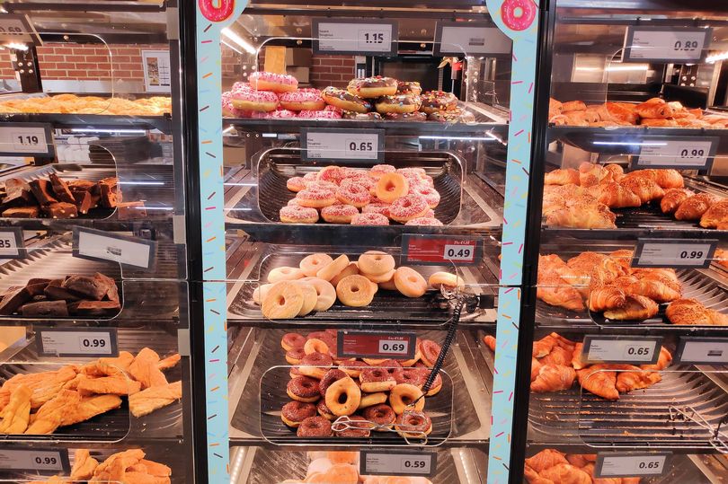 Major supermarket to open 19 stores across UK to create 640 jobs - see ...