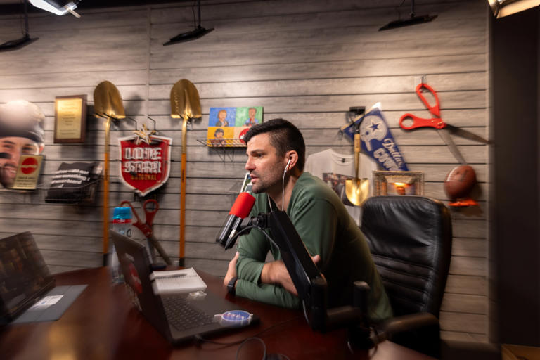 Hepola: Sports broadcaster Jake Kemp’s rehab stint had a ripple effect ...