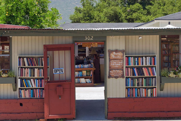 This small California town has the largest outdoor bookstore in the ...