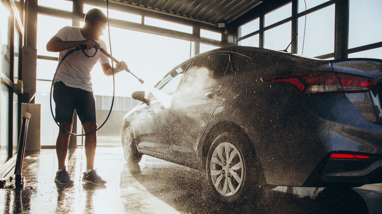 Hot or cold water: Which is best for washing your car?