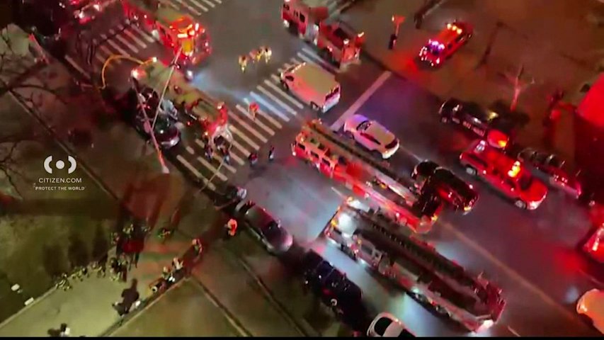 6 people injured in Mott Haven building fire