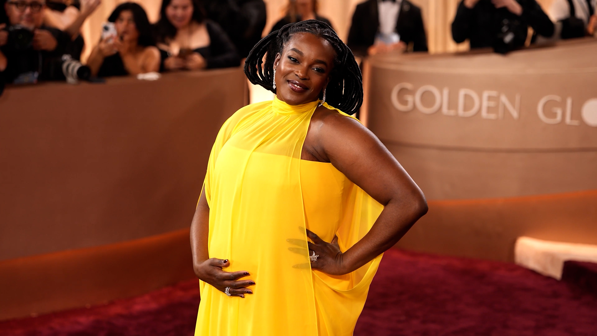 Robe éclatante et grande révélation : Wunmi Mosaku attend son deuxième ...