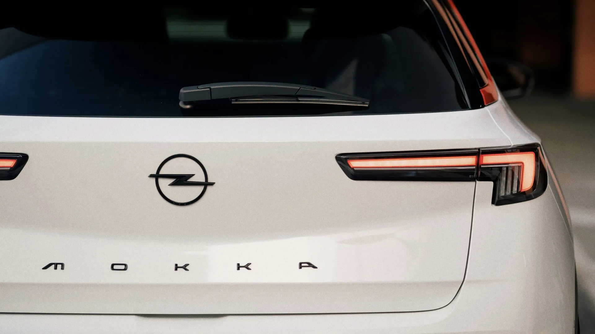 Onzichtbare autoschade door steenslag en grind: wat gebeurt er écht ...