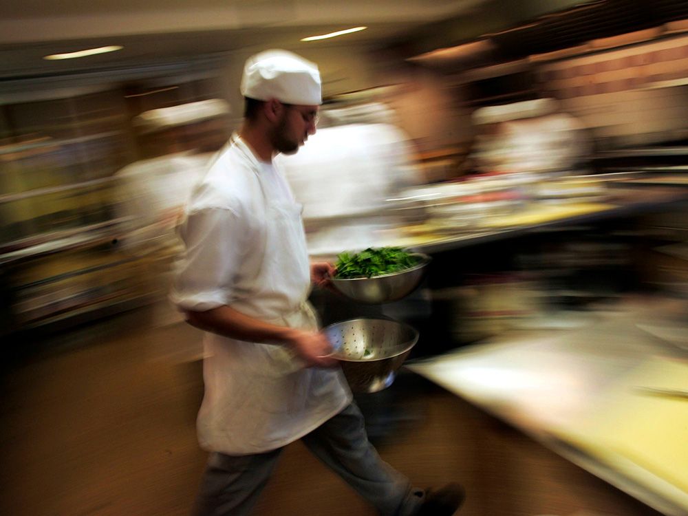 Report finds 7,000 Canadian restaurants closed last year amid rising ...