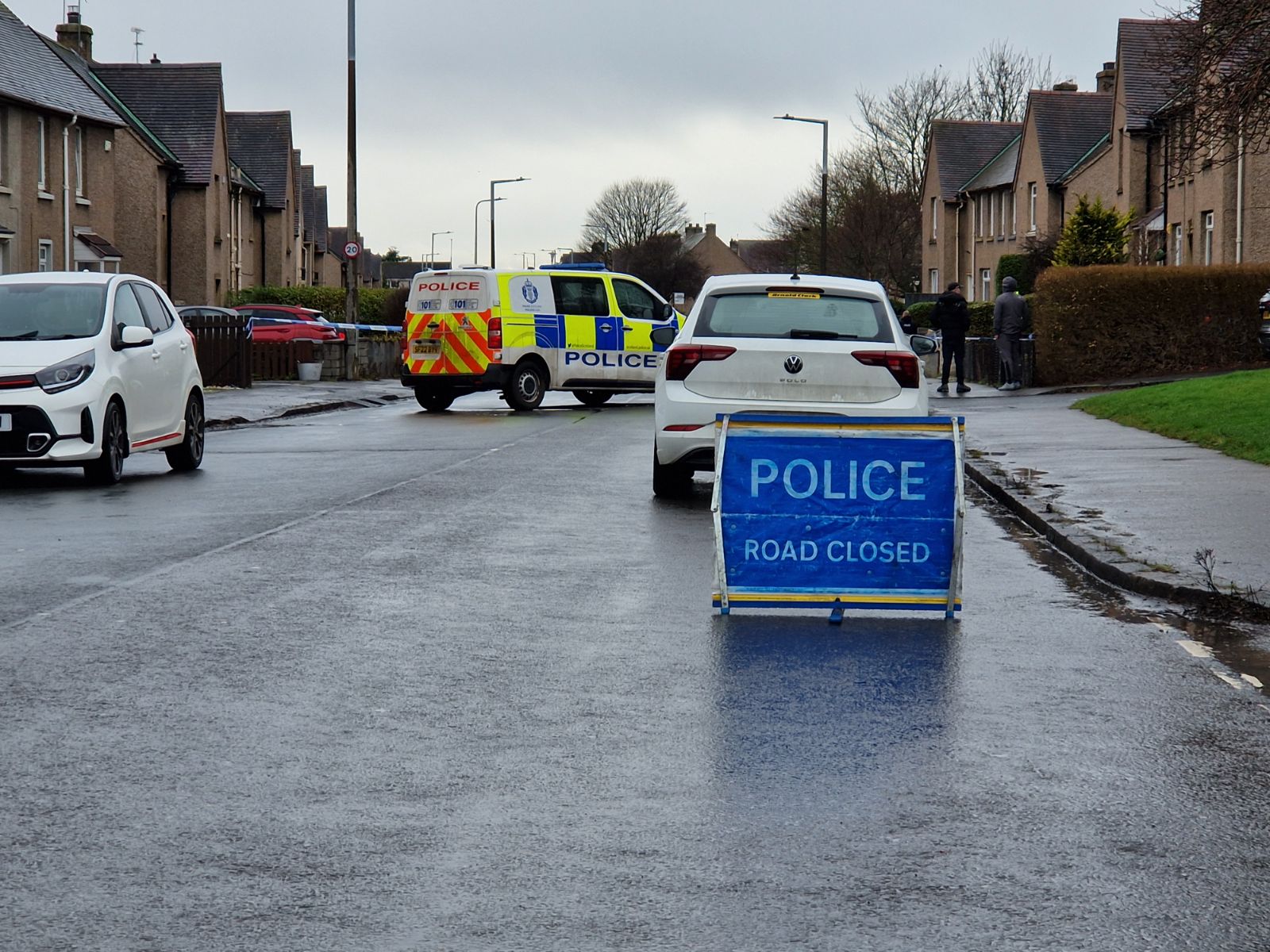 Edinburgh street locked down as armed police swoop in ongoing incident