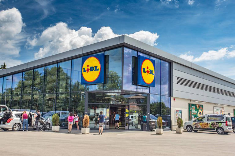 Major supermarket to open 19 stores across UK to create 640 jobs - see ...