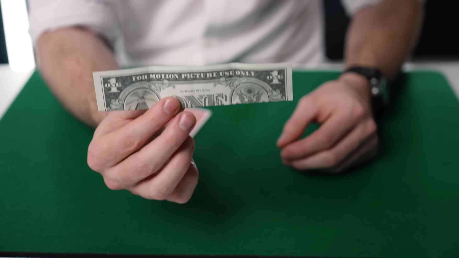 Peoples Reaction Is Always The Same For This Trick