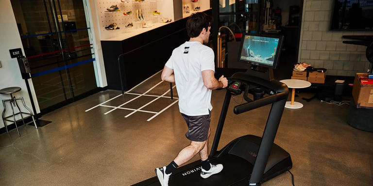 Rediscover running at any age with the Aviron Victory treadmill